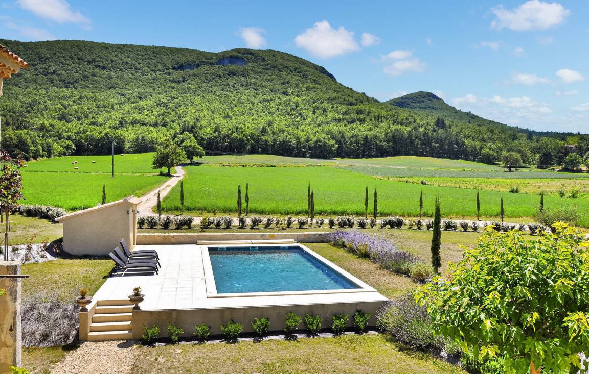 290 M² Casa Rural ∙ 4 Habitaciones ∙ 8 Huéspedes - Drôme