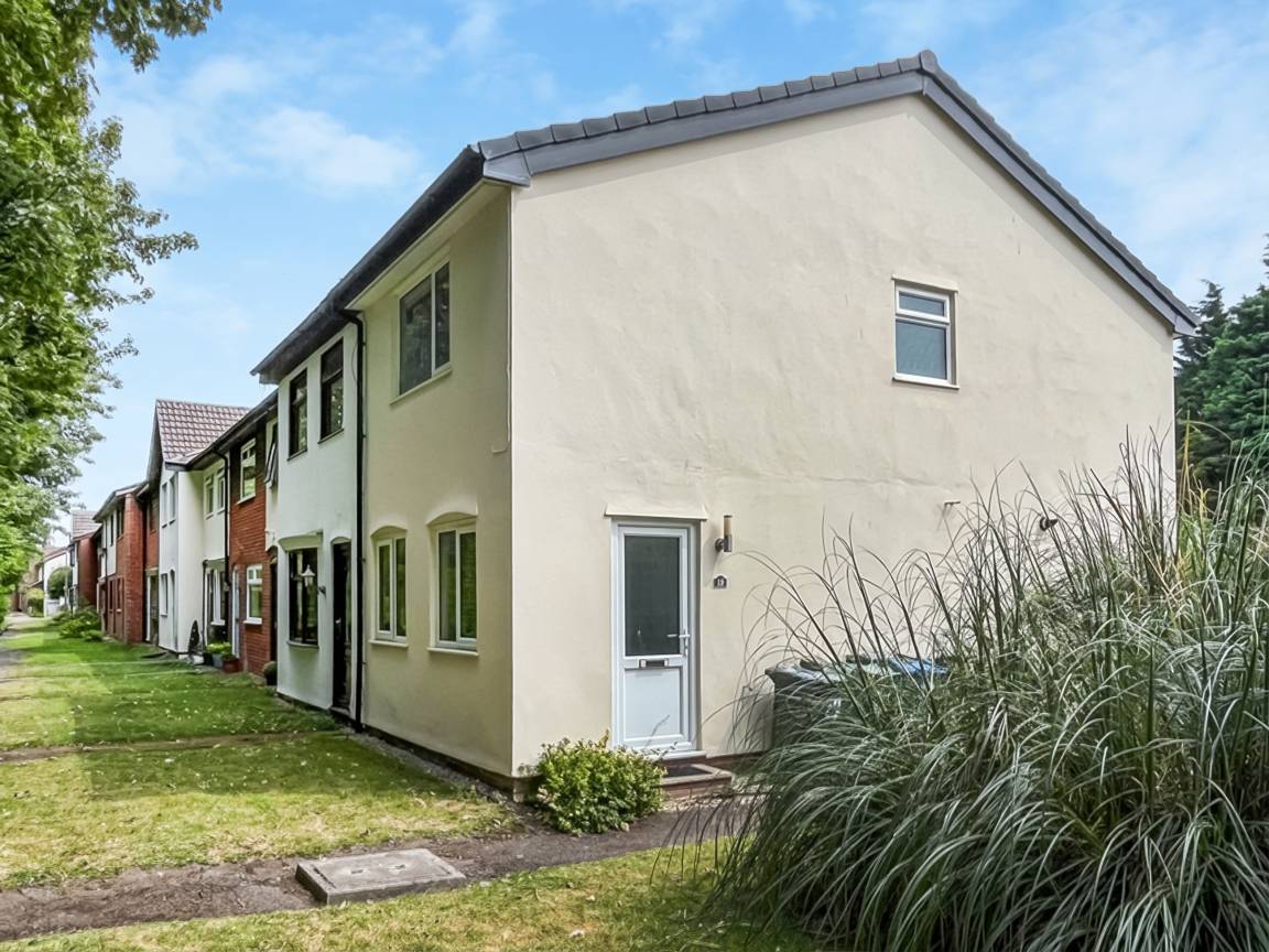Cottage ∙ 2 Bedrooms ∙ 4 Guests - Lytham St Annes
