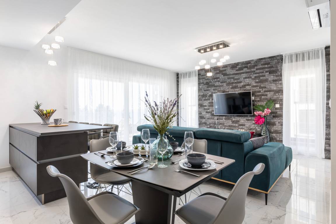 93 M² Ferienwohnung ∙ 2 Schlafzimmer ∙ 4 Gäste - Split