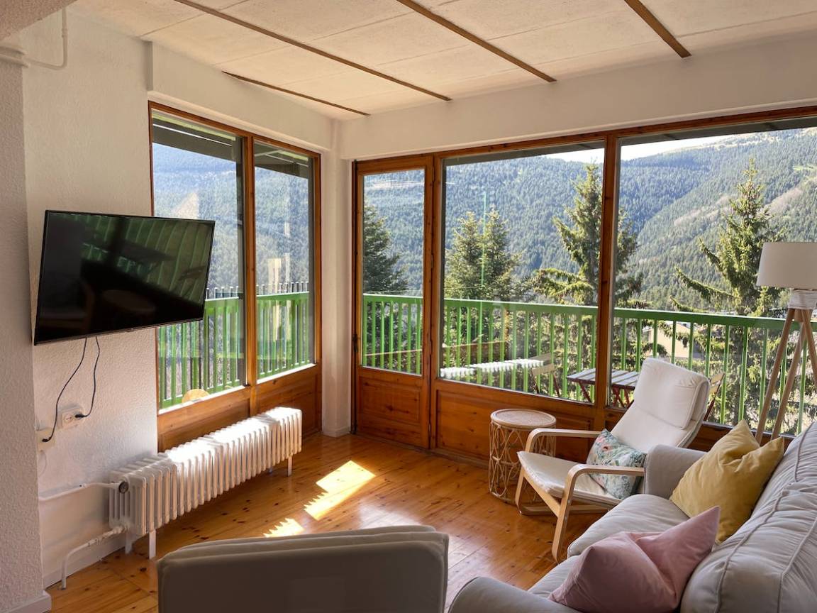 65 M² Apartment ∙ 2 Bedrooms ∙ 4 Guests - Alp