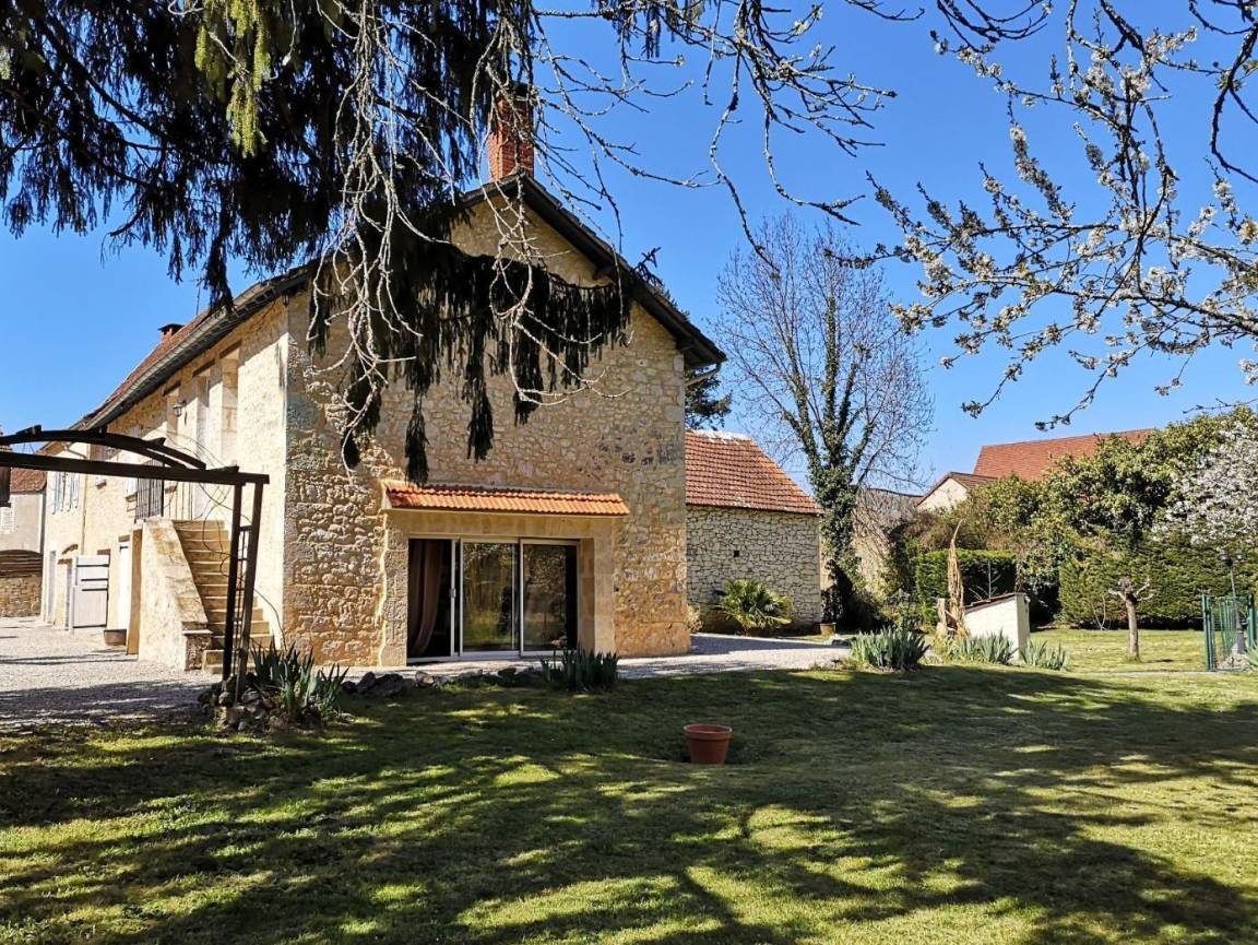 120 M² Gîte ∙ 4 Chambres ∙ 6 Personnes - Le Roc