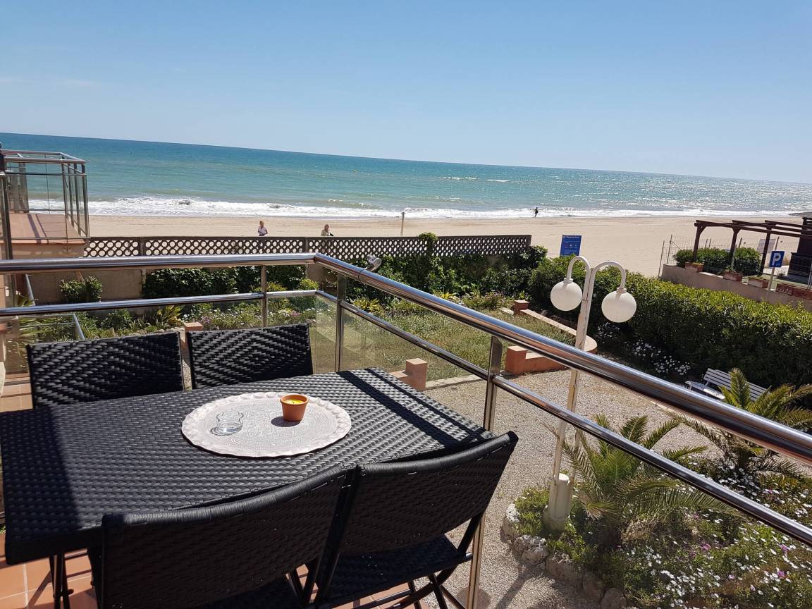35 M² Ferienwohnung ∙ 1 Schlafzimmer ∙ 4 Gäste - Castelldefels