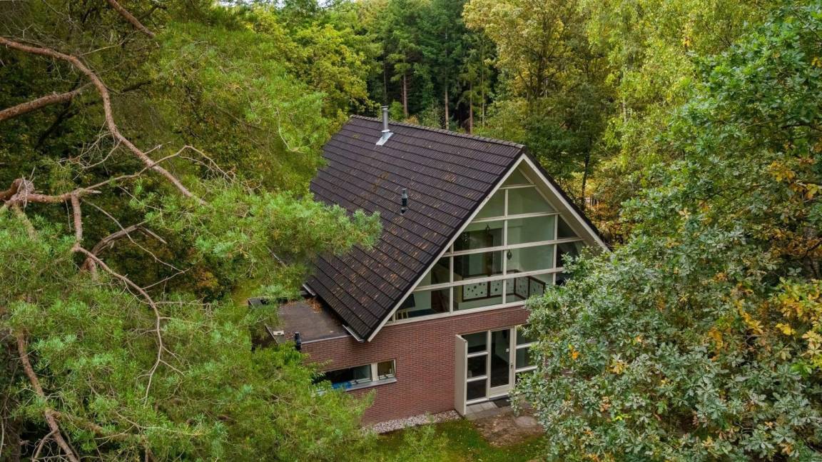 200 M² Mökki ∙ 5 Makuuhuonetta ∙ 18 Vierasta - Hoogeveen