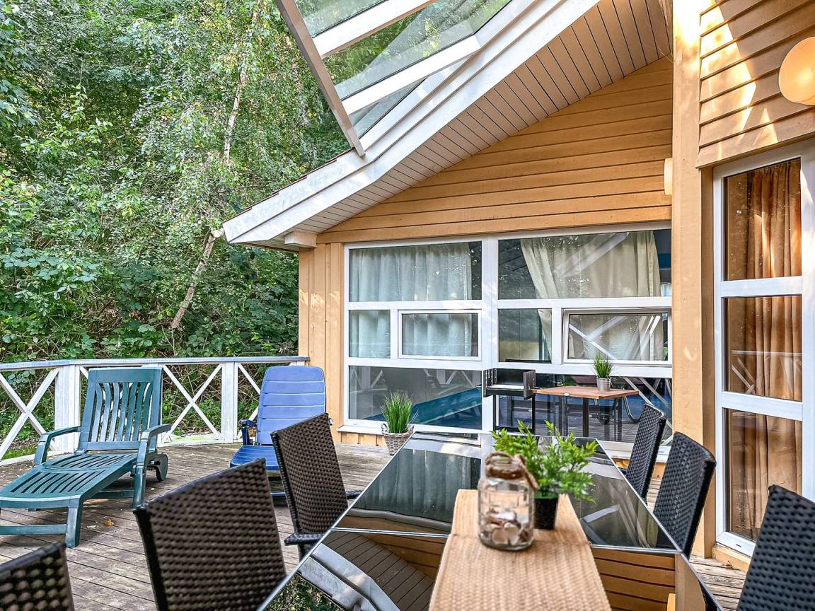 195 M² Huis ∙ 6 Slaapkamers ∙ 12 Gasten - Lübeck