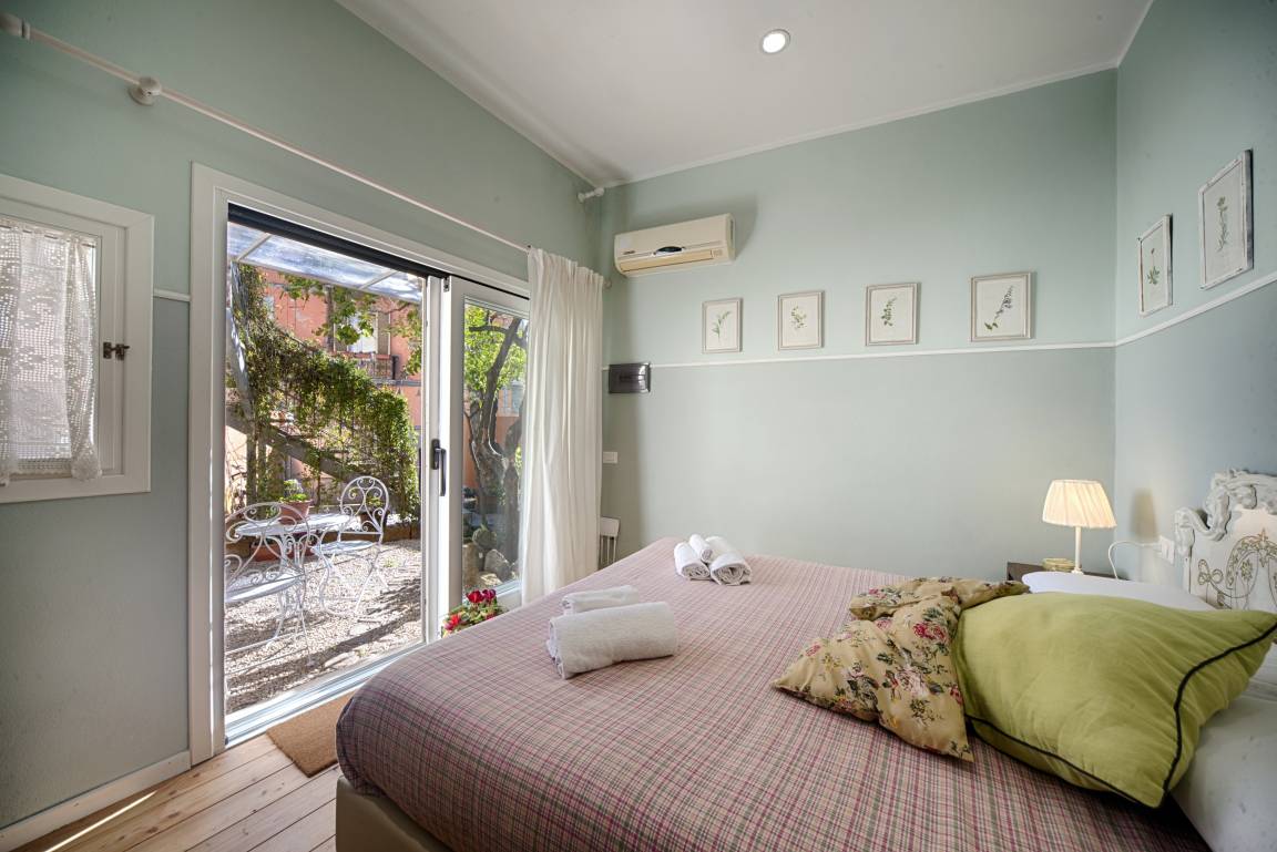 14 M² Bed And Breakfast ∙ 2 Guests - Olbia