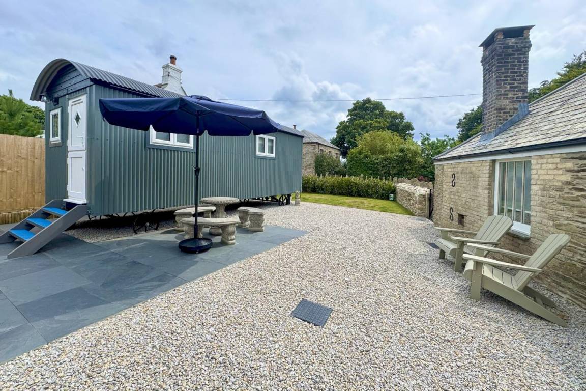 Cottage ∙ 2 Bedrooms ∙ 4 Guests - Falmouth