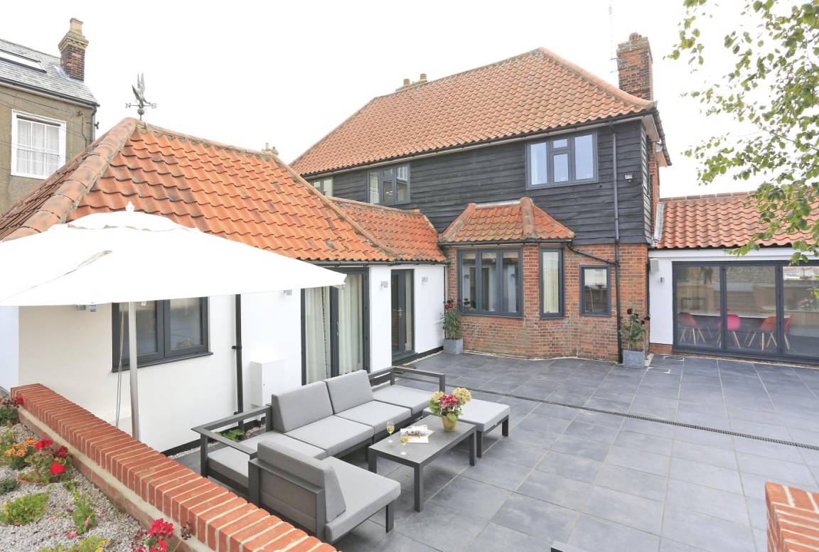 Cottage ∙ 4 Bedrooms ∙ 8 Guests - Southwold