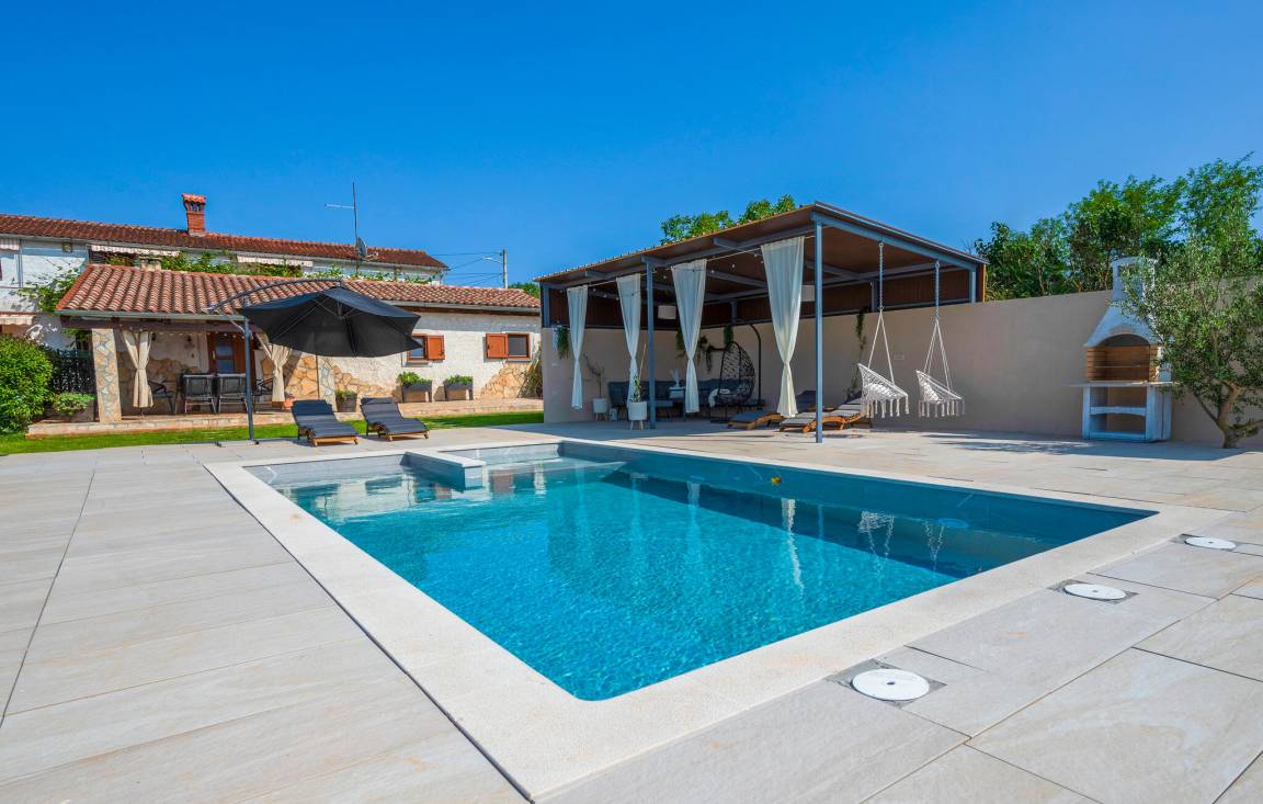 70 M² Casa ∙ 2 Habitaciones ∙ 5 Huéspedes - Pula