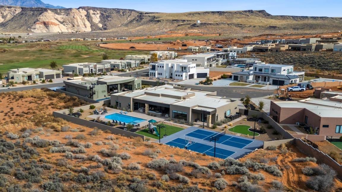 465 M² House ∙ 5 Bedrooms ∙ 22 Guests - St. George, USA