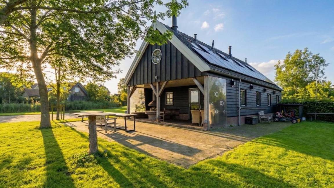130 M² Huis ∙ 2 Slaapkamers ∙ 6 Gasten - Lisse