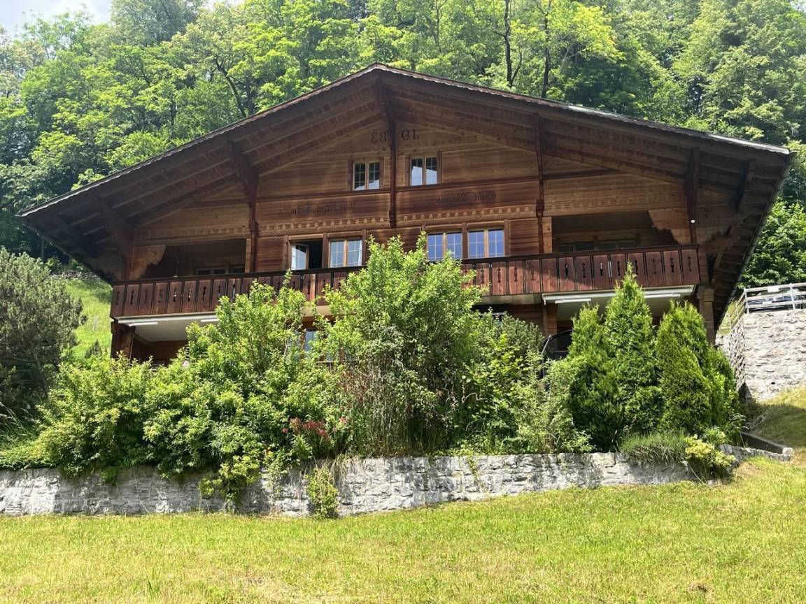 80 M² Ferienwohnung ∙ 2 Schlafzimmer ∙ 5 Gäste - Meiringen