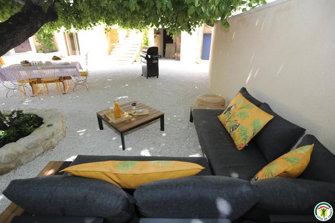 105 M² Gîte ∙ 3 Chambres ∙ 6 Personnes - Nyons