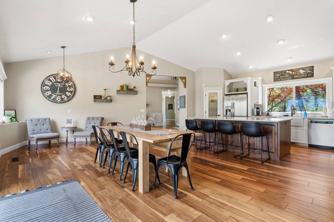 343 M² Apartamento ∙ 5 Habitaciones ∙ 17 Huéspedes - Jacksonville, OR