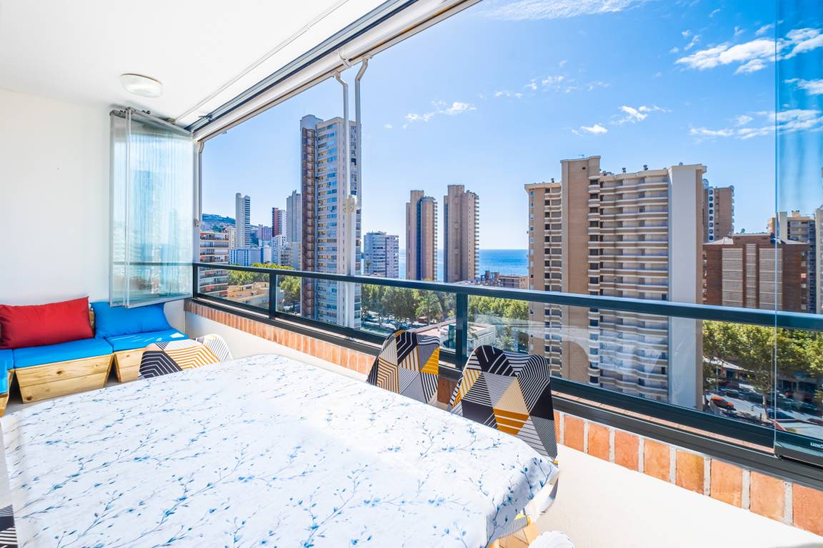 65 M² Apartamento ∙ 2 Habitaciones ∙ 6 Huéspedes - Benidorm
