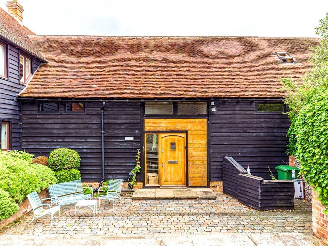 186 M² House ∙ 4 Bedrooms ∙ 10 Guests - London Luton Airport (LTN)
