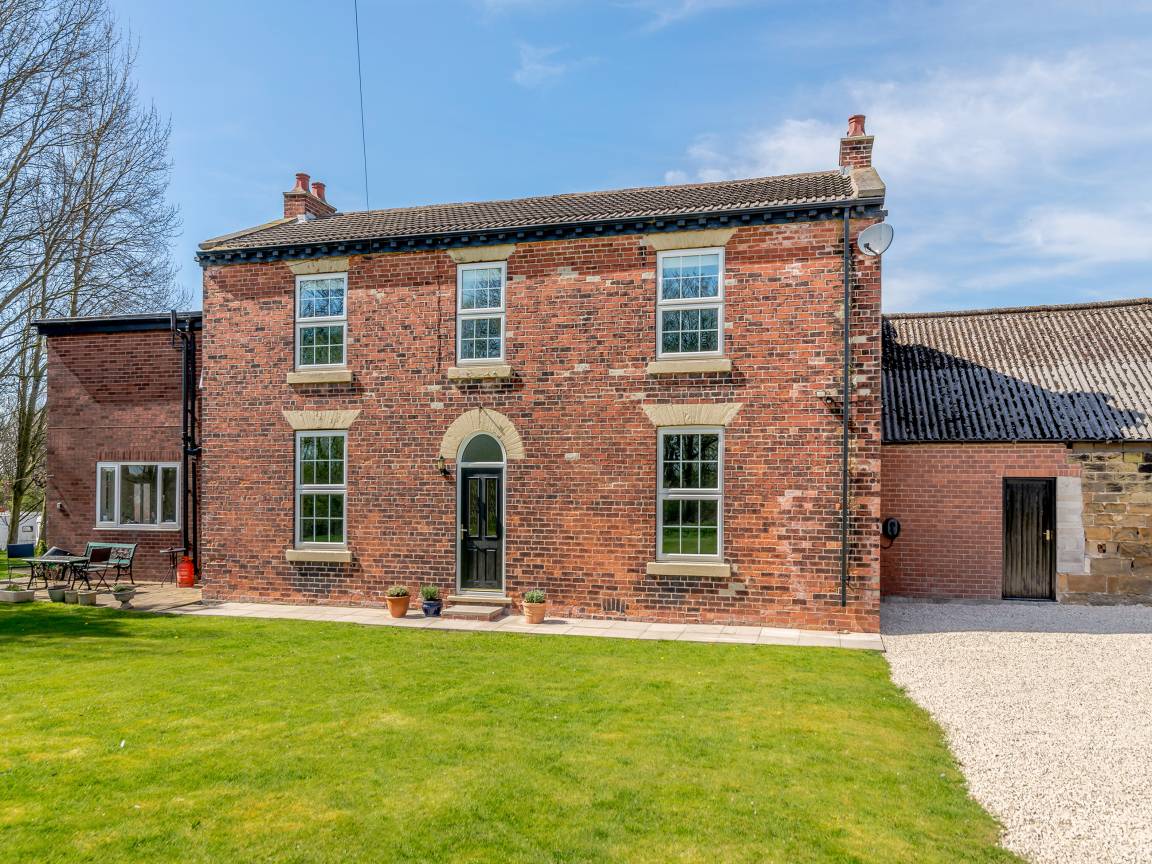 Cottage ∙ 3 Bedrooms ∙ 8 Guests - Barnsley