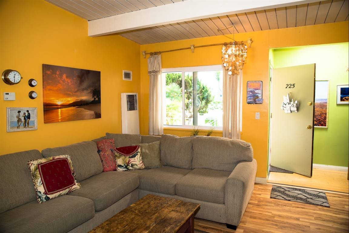 Condo ∙ 2 Bedrooms ∙ 6 Guests - Carpinteria, CA