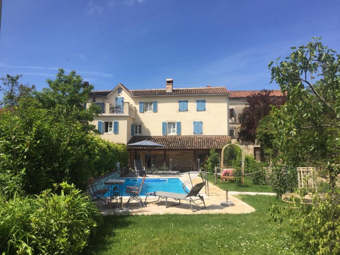 290 M² House ∙ 4 Bedrooms ∙ 10 Guests - Motovun