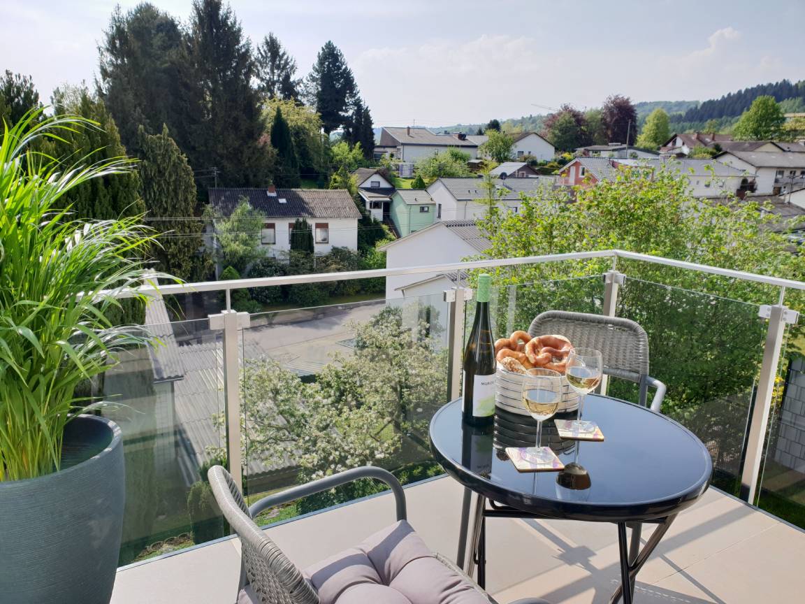 71 M² Ferienwohnung ∙ 2 Schlafzimmer ∙ 4 Gäste - Mettlach