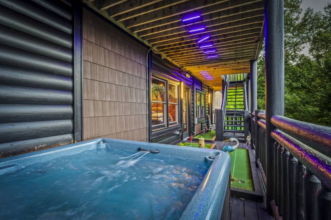 725 M² Cabin ∙ 11 Bedrooms ∙ 50 Guests - Gatlinburg, TN