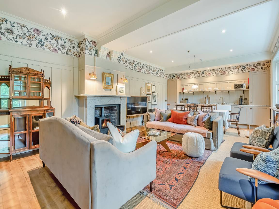 Apartment ∙ 4 Bedrooms ∙ 8 Guests - Loch Tay