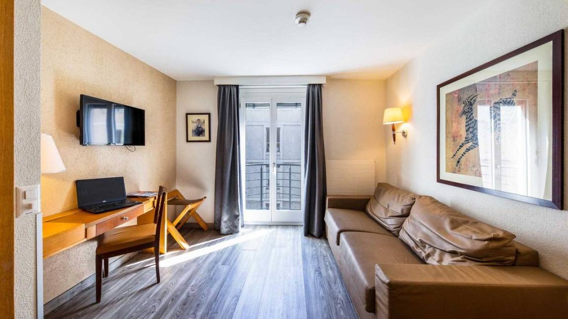 26 M² Apartment ∙ 1 Bedroom ∙ 4 Guests - Cenevre, İsviçre