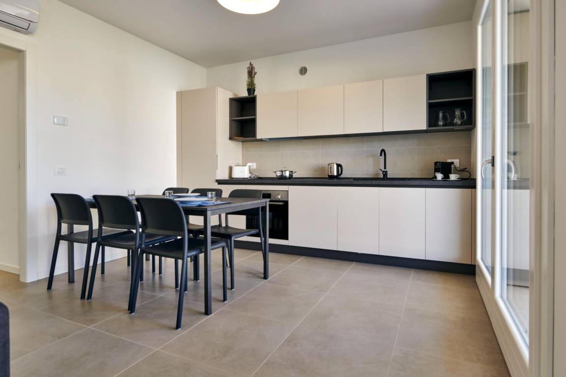 70 M² Ferienwohnung ∙ 2 Schlafzimmer ∙ 5 Gäste - Garda