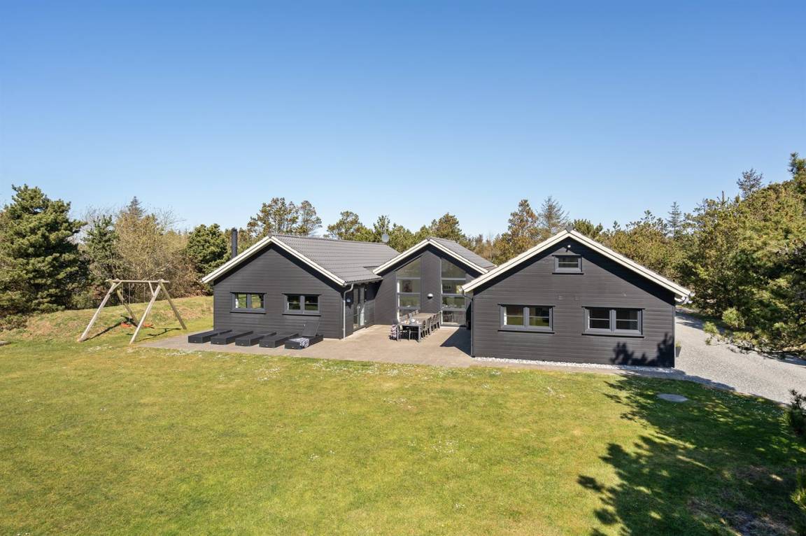 257 M² Ferienhaus ∙ 6 Schlafzimmer ∙ 14 Gäste - Blåvand