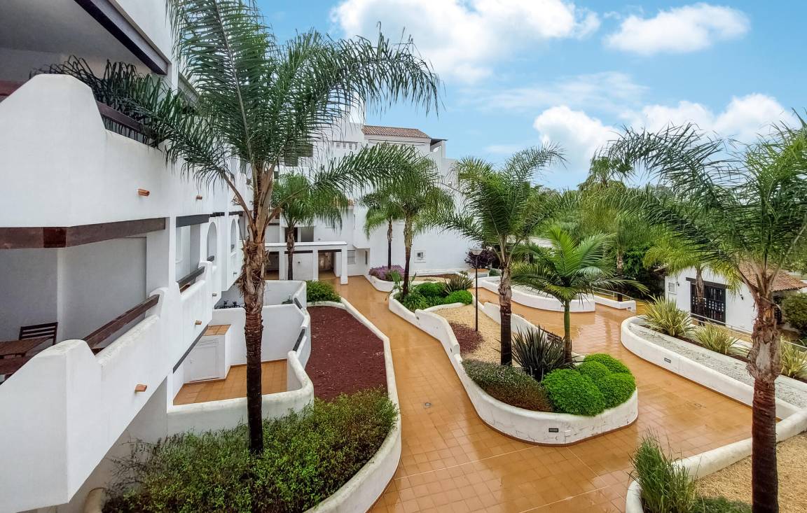 85 M² Apartamento ∙ 2 Habitaciones ∙ 6 Huéspedes - Rota