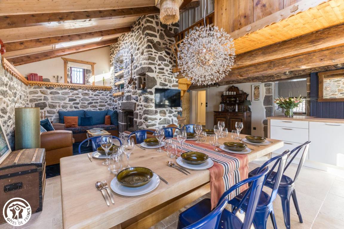 99 M² Gîte ∙ 3 Chambres ∙ 6 Personnes - Auvergne