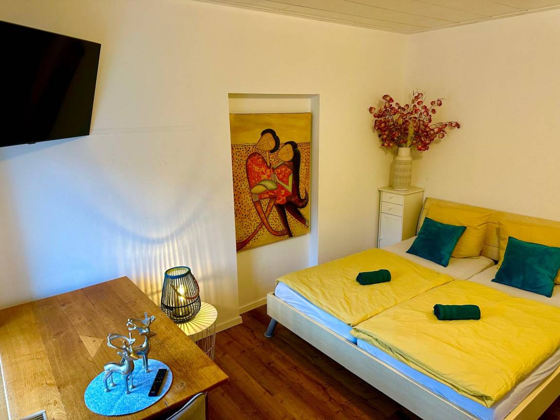 30 M² Ferienwohnung ∙ 1 Schlafzimmer ∙ 2 Gäste - Hilzingen