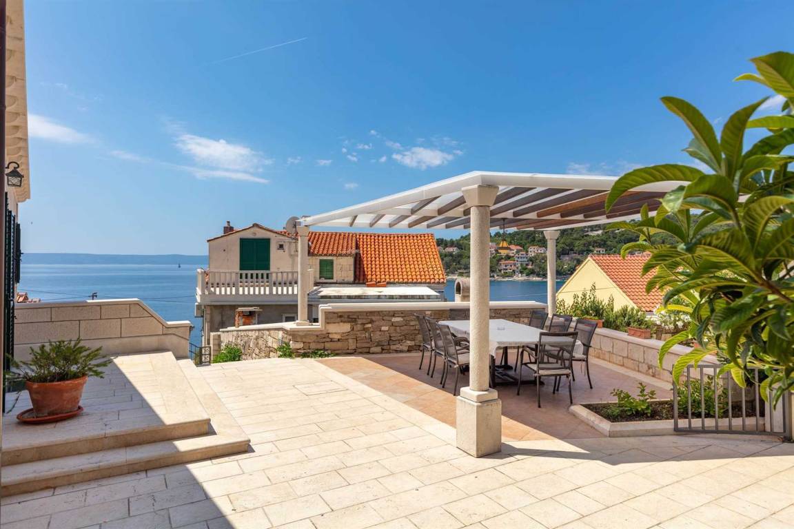 150 M² Villa ∙ 4 Bedrooms ∙ 10 Guests - Hvar