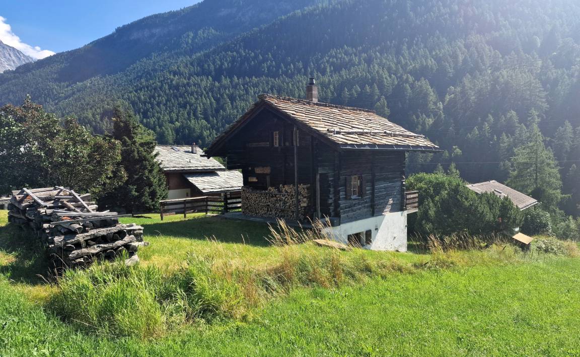 80 M² Chalet ∙ 3 Bedrooms ∙ 6 Guests - Arolla
