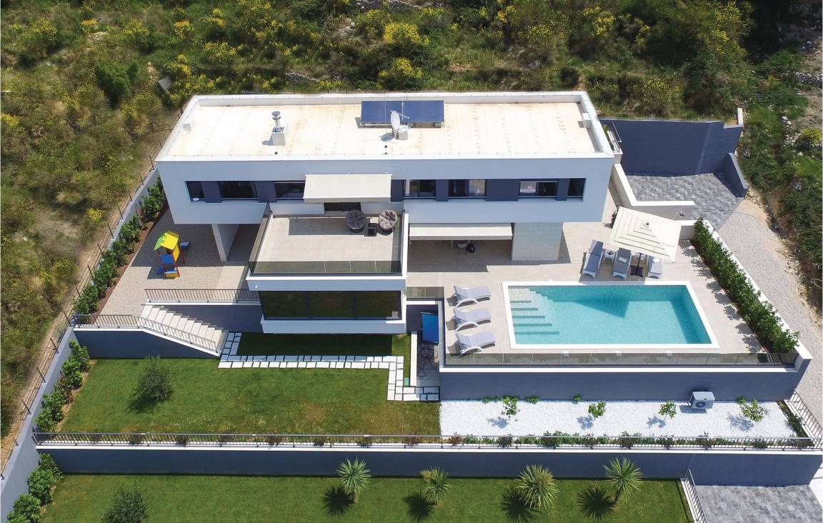 280 M² Ferienhaus ∙ 5 Schlafzimmer ∙ 9 Gäste - Omiš