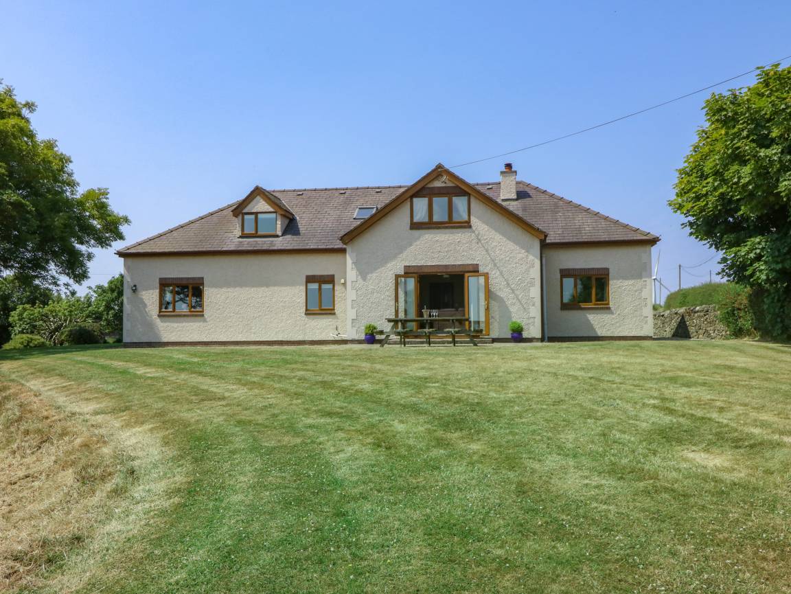 Cottage ∙ 5 Bedrooms ∙ 12 Guests - England