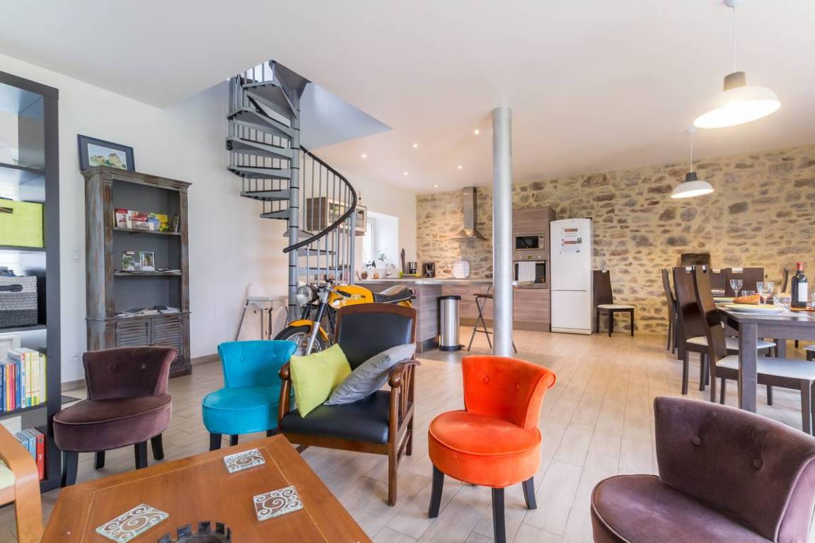 120 M² Gîte ∙ 4 Chambres ∙ 11 Personnes - Manche