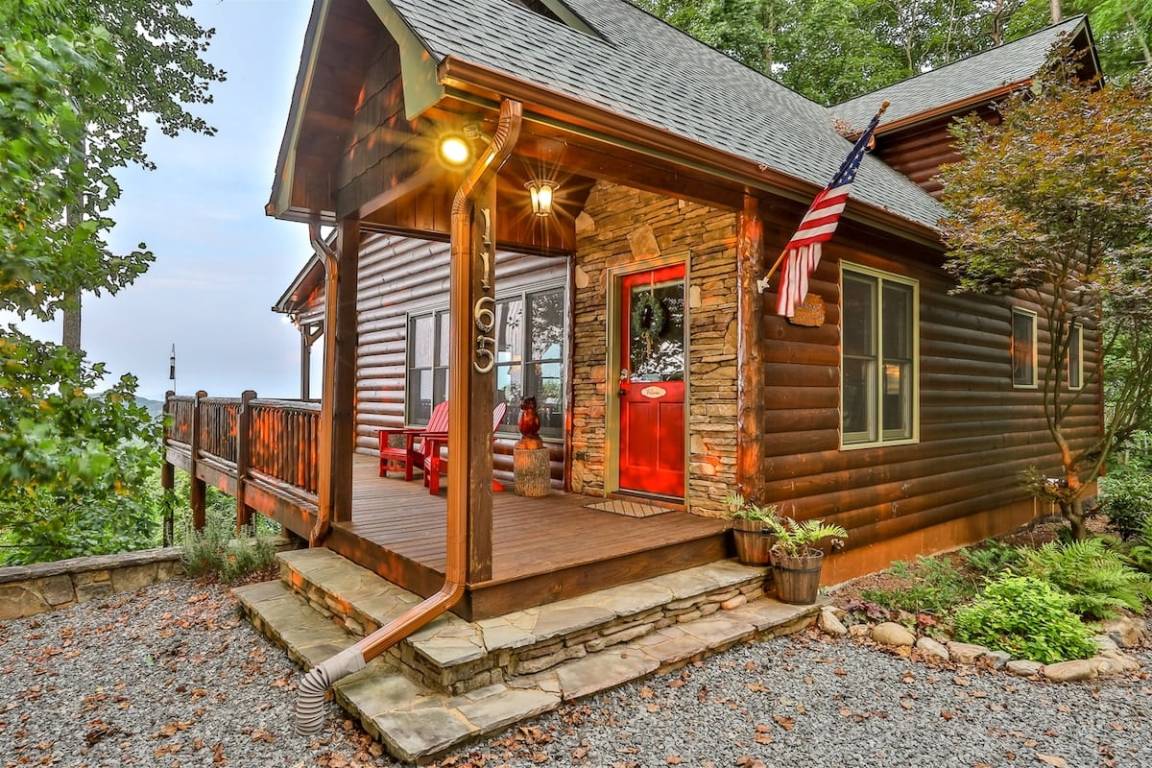 Cabin ∙ 3 Bedrooms ∙ 6 Guests - Blue Ridge, GA
