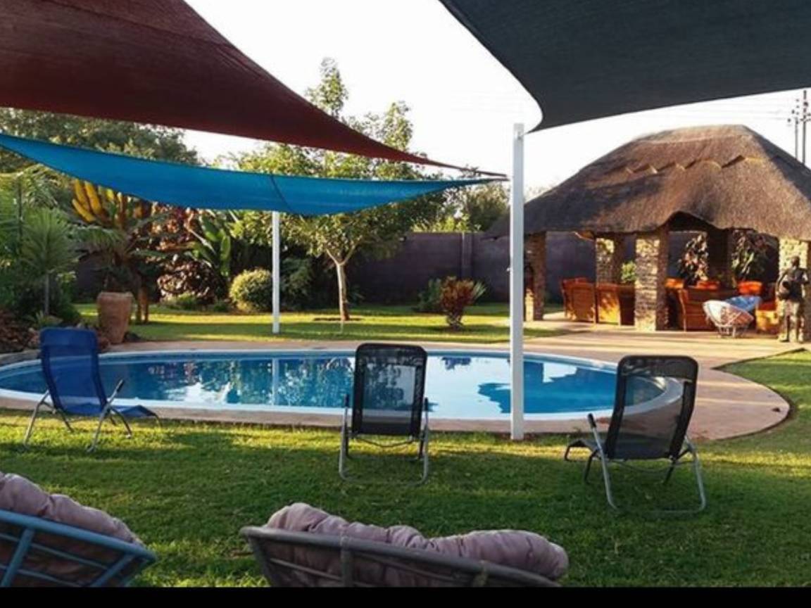1000 M² Privatzimmer ∙ 1 Schlafzimmer ∙ 4 Gäste - Victoria Falls