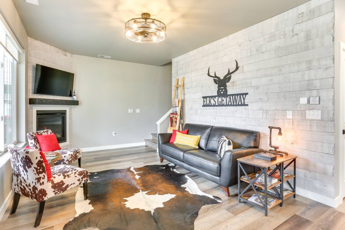 252 M² House ∙ 5 Bedrooms ∙ 12 Guests - Spearfish, SD