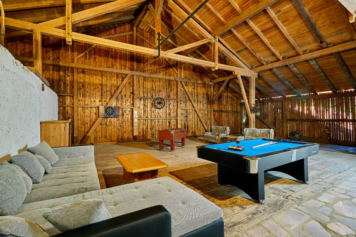 191 M² Ferienwohnung ∙ 4 Schlafzimmer ∙ 10 Gäste - Reit