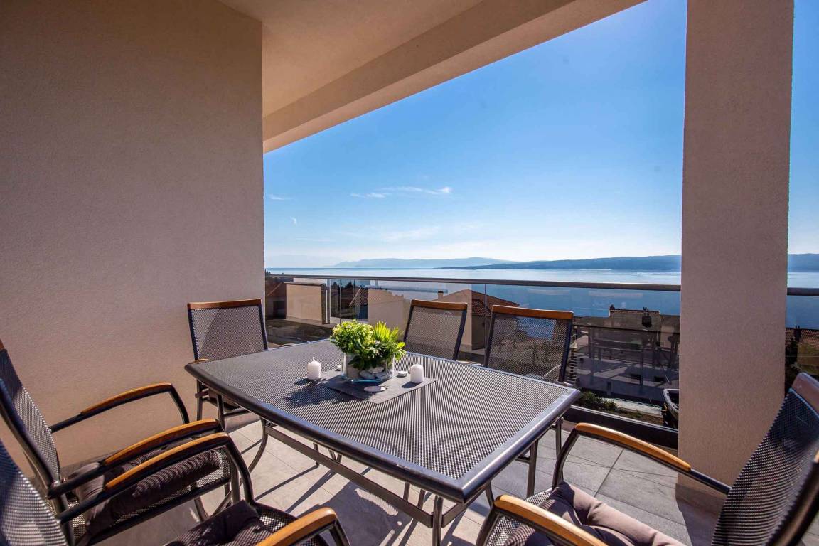 91 M² Apartment ∙ 3 Bedrooms ∙ 6 Guests - Crikvenica