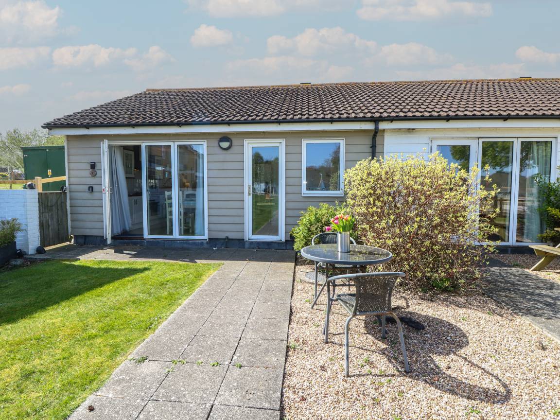 Cottage ∙ 2 Bedrooms ∙ 4 Guests - Hurst Castle