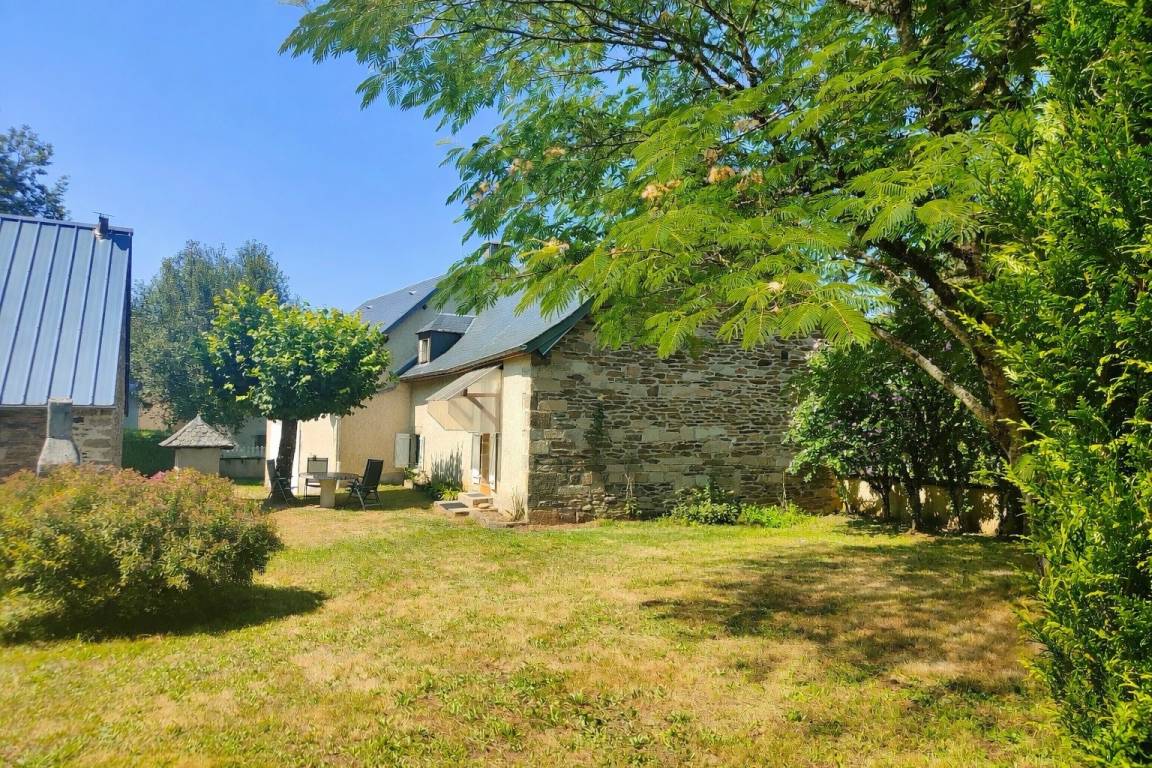 87 M² Huis ∙ 2 Slaapkamers ∙ 4 Gasten - Neuvic
