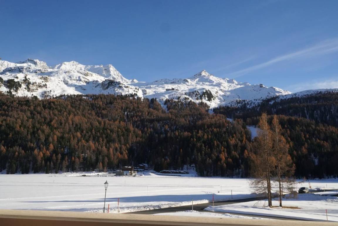 69 M² Ferienwohnung ∙ 2 Schlafzimmer ∙ 4 Gäste - Silvaplana