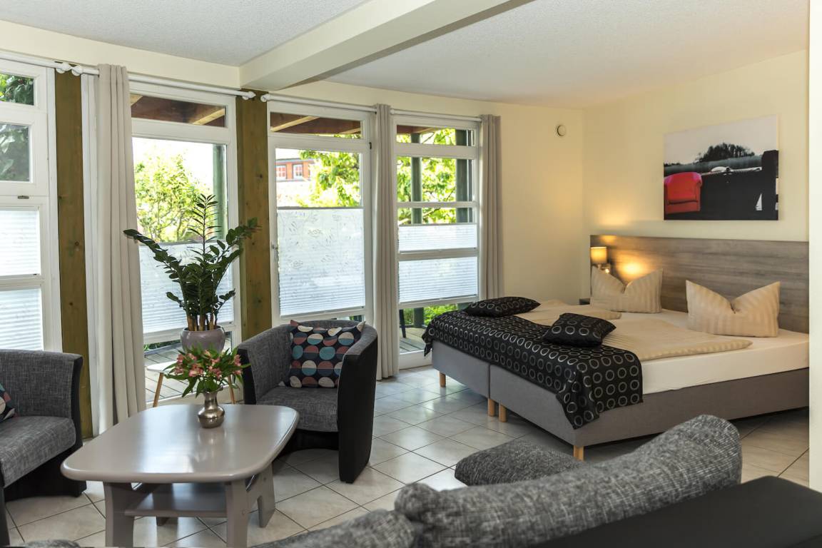 45 M² Ferienwohnung ∙ 1 Schlafzimmer ∙ 2 Gäste - Plau am See