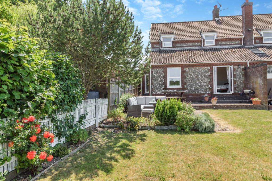 Cottage ∙ 4 Bedrooms ∙ 8 Guests - Holkham