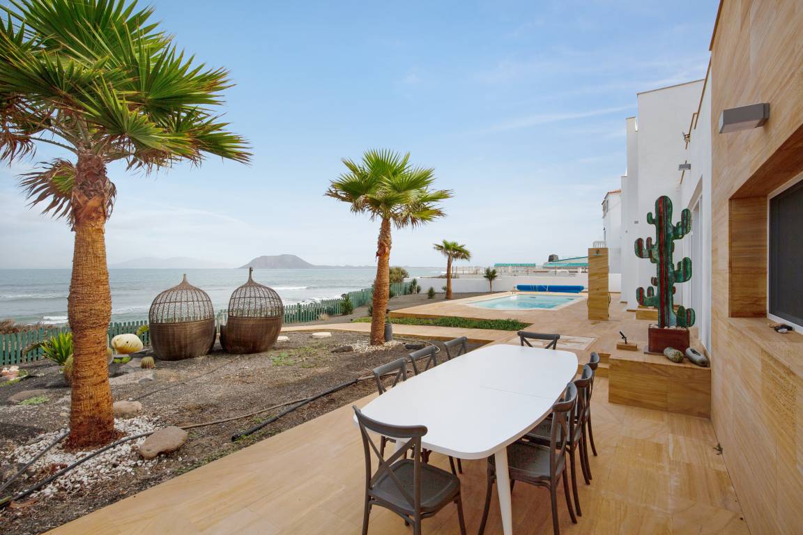 200 M² House ∙ 4 Bedrooms ∙ 8 Guests - Corralejo