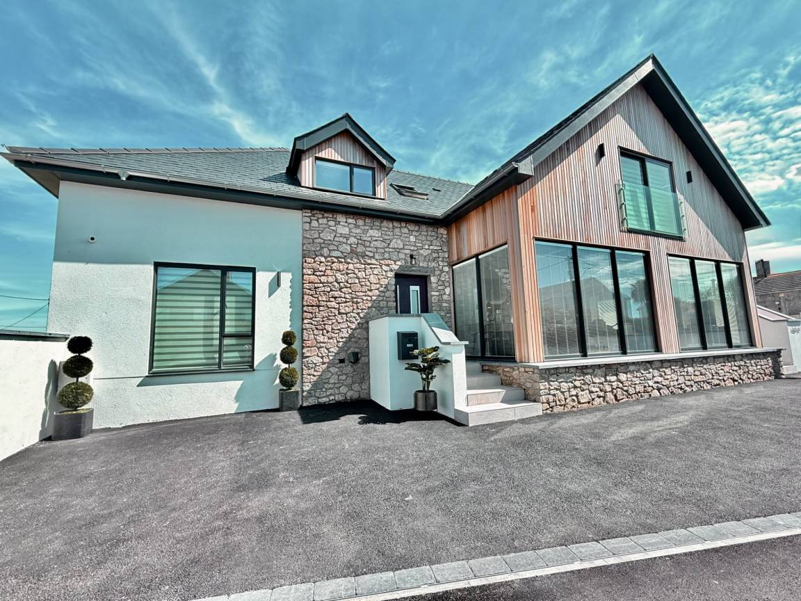 Cottage ∙ 5 Bedrooms ∙ 14 Guests - Trearddur Bay