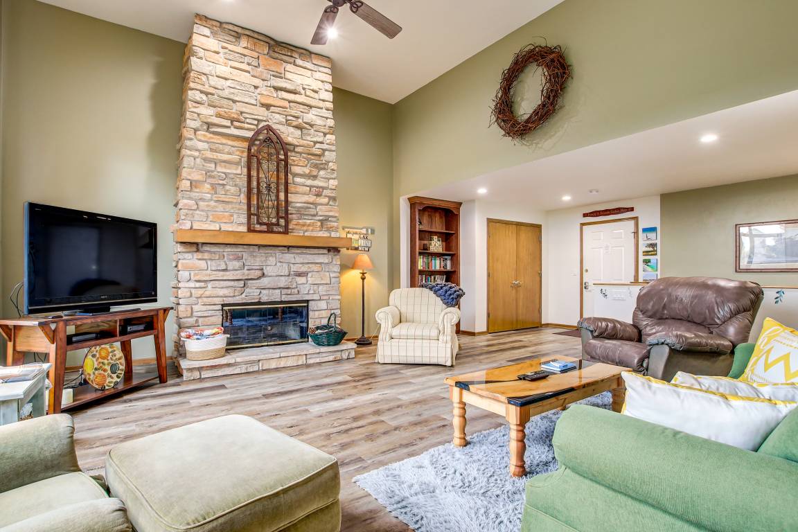 241 M² Apartment ∙ 4 Bedrooms ∙ 10 Guests - Door County, WI