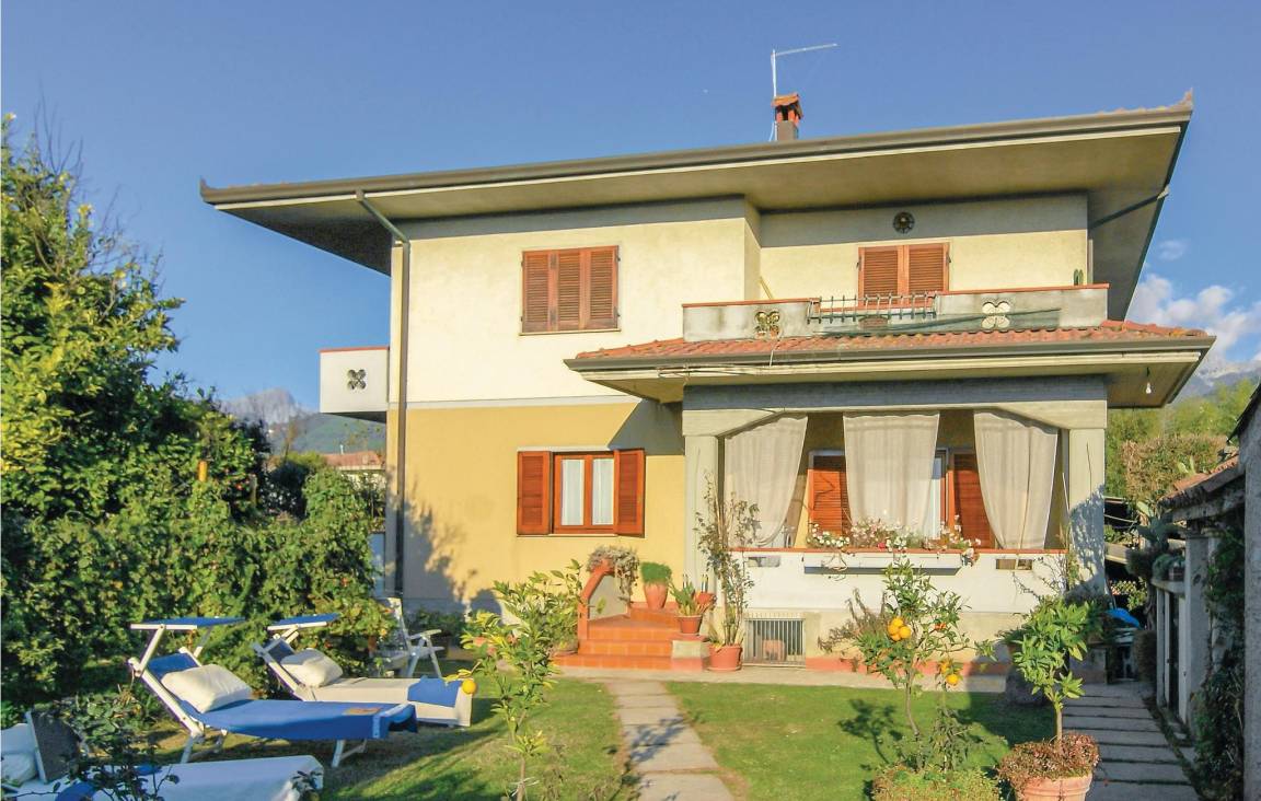 130 M² Maisonette ∙ 3 Bedrooms ∙ 8 Guests - Massa